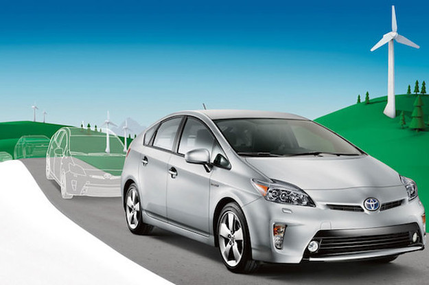 Toyota is Working on Prius with Wireless Charging | Complex