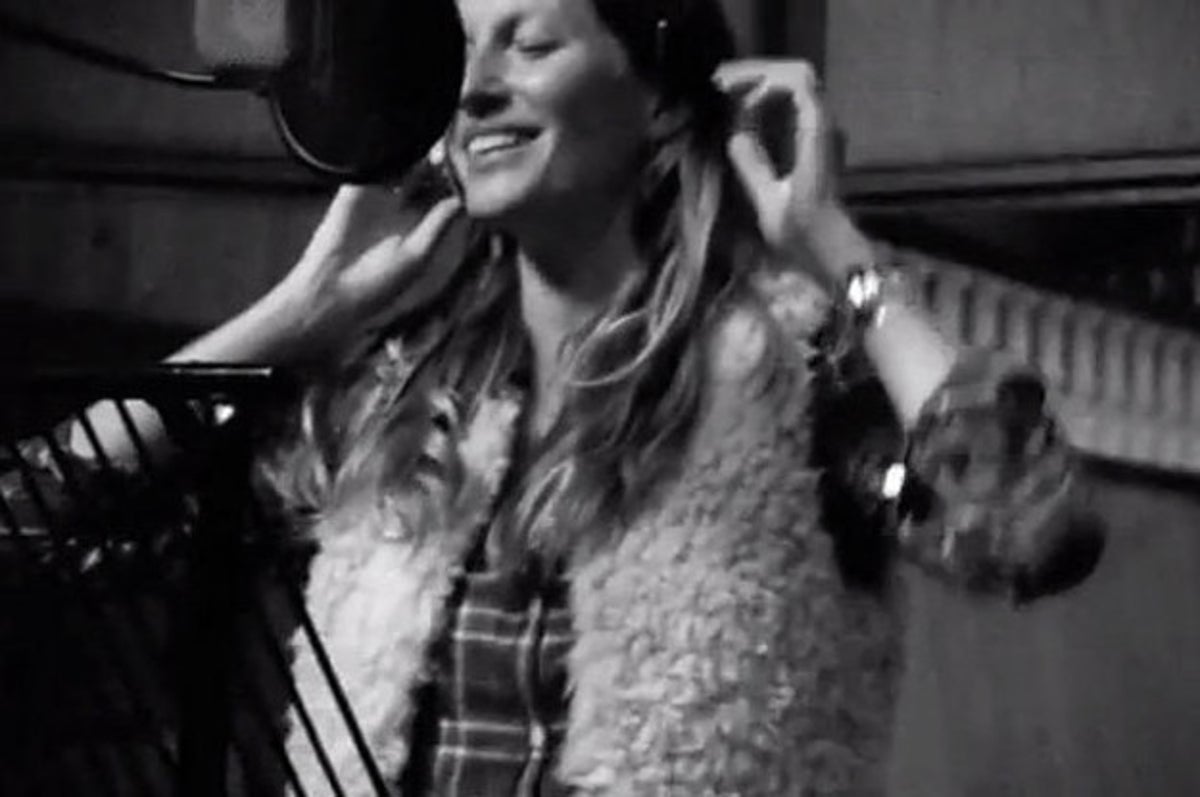 Gisele Bundchen Handm 2022