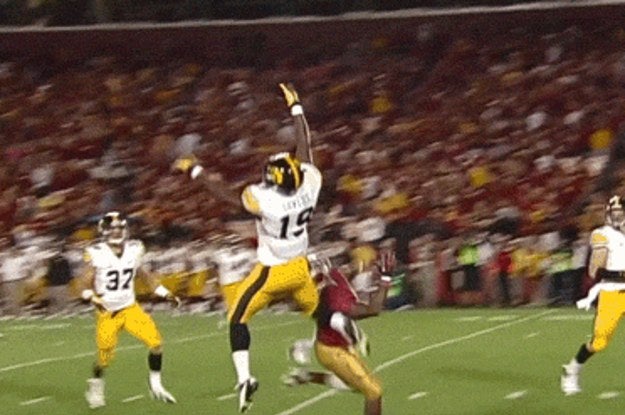 Clip of the Morning: Iowa's B.J. Lowery Makes Incredible One-Handed ...