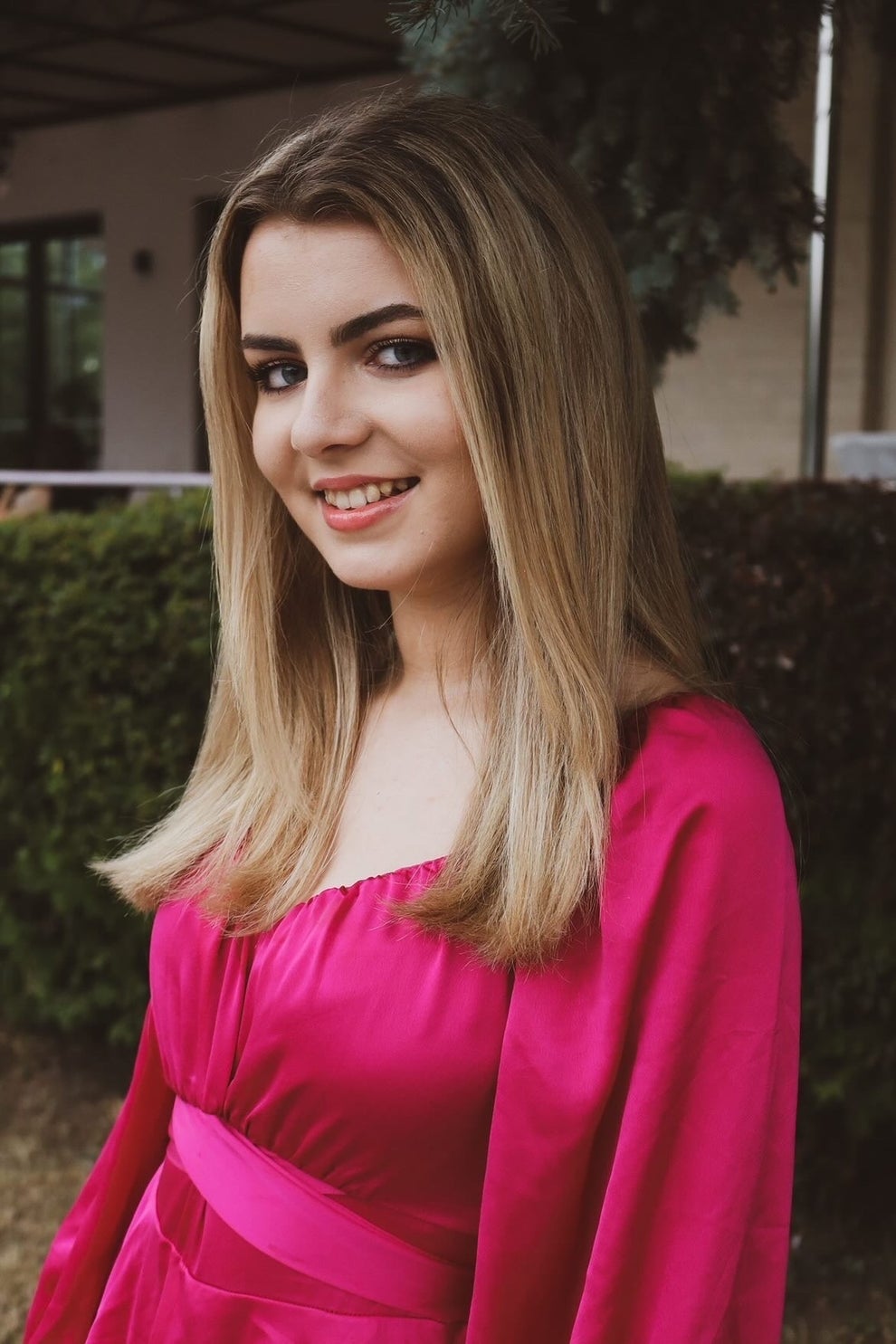 The Teen Daughter Of A Romanian Politician Said Andrew Tate DM’d Her On ...