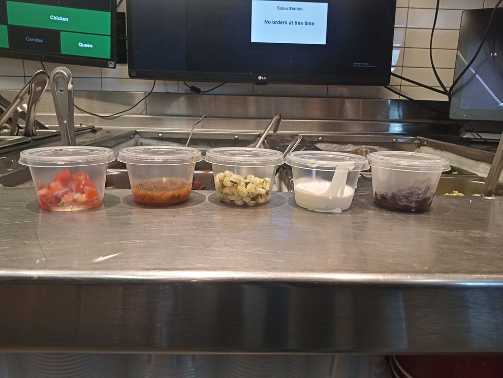 23 Unforgivable Things Chipotle Employees Absolutely Hate That ...