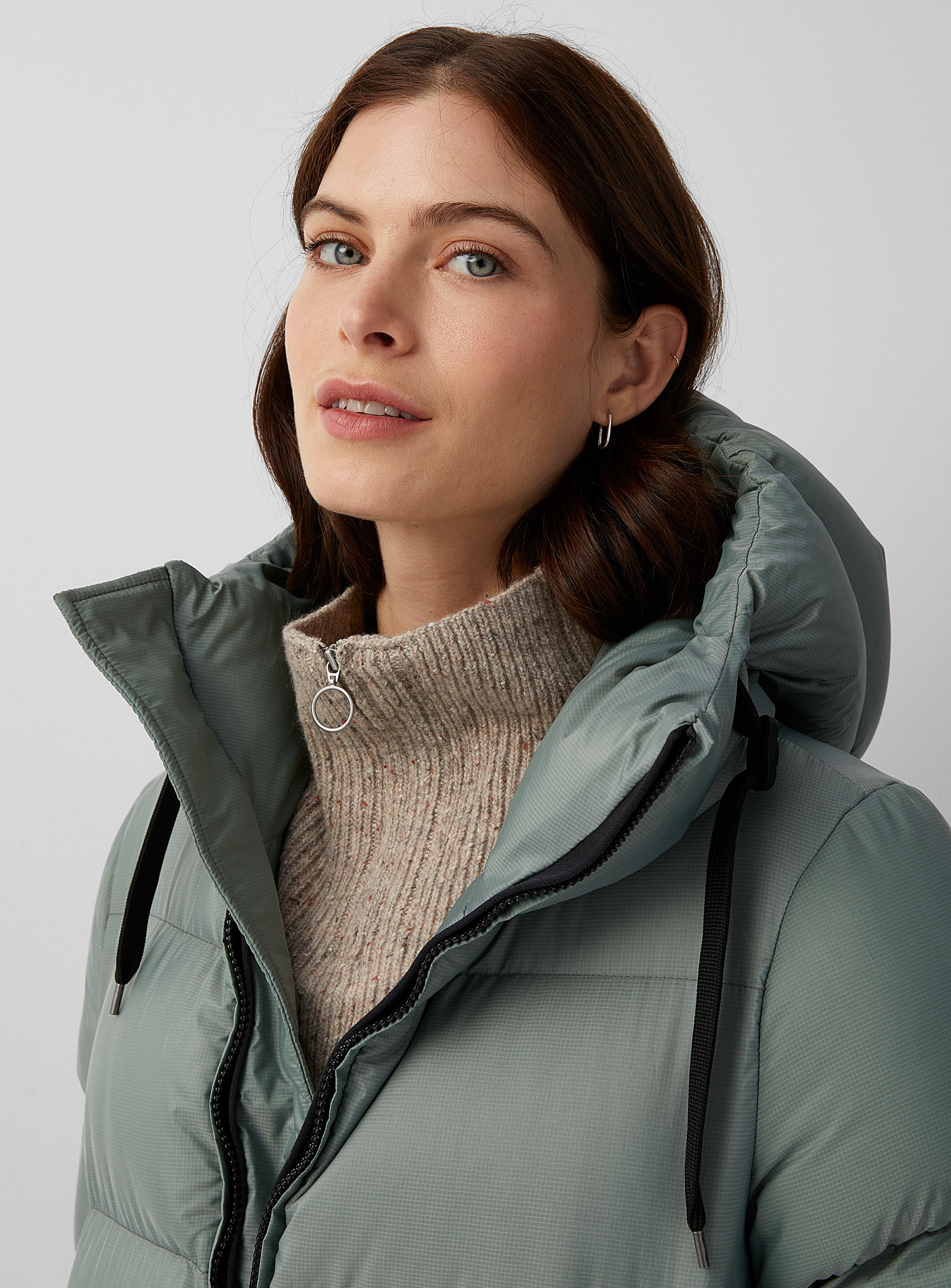 18 Cozy Clothes And Accessories To Keep Warm This Winter