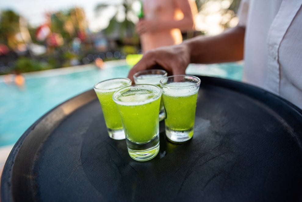 16 Luxury Resort Employee Secrets And Stories