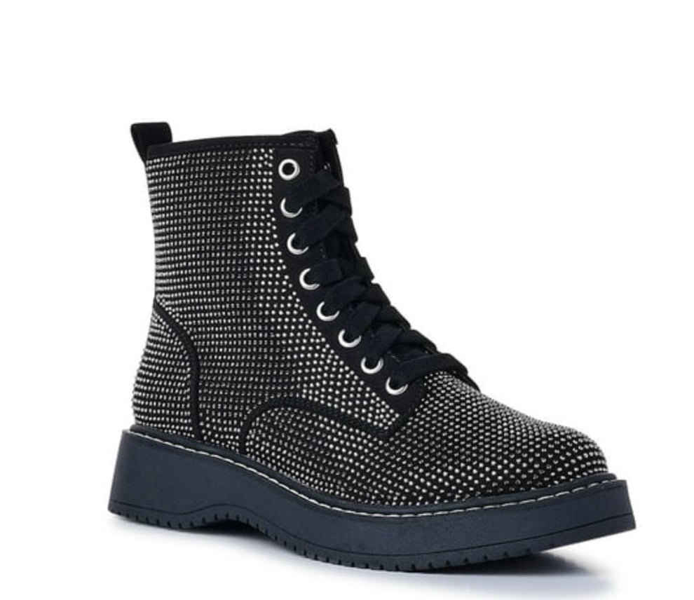 30 Comfortable, Durable, And Chic Boots From Walmart