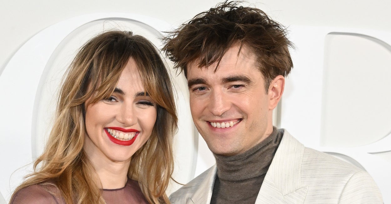 Suki Waterhouse habla sobre su novio Robert Pattinson Suki Waterhouse habla sobre su novio Robert Pattinson