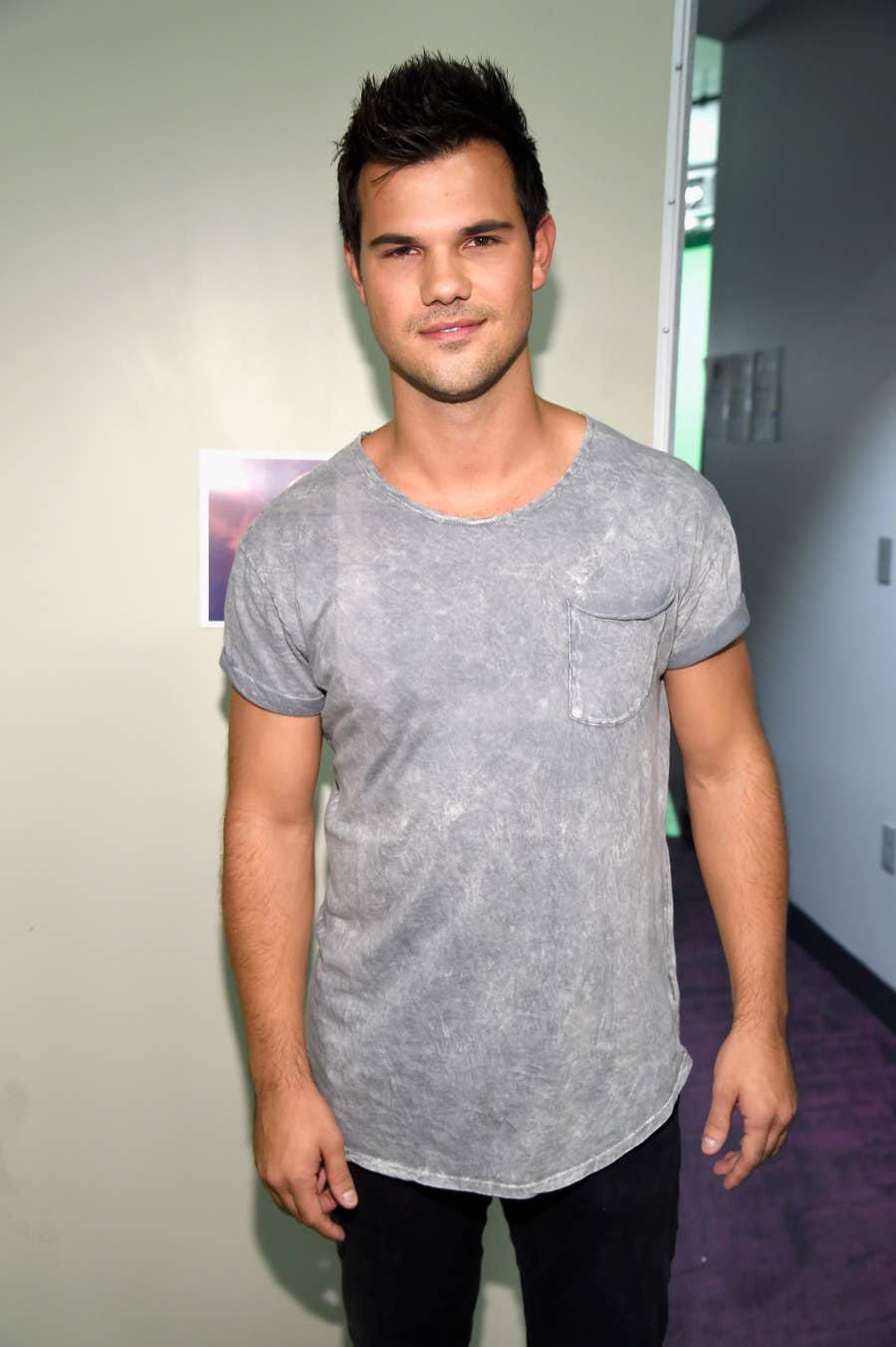 taylor lautner shape