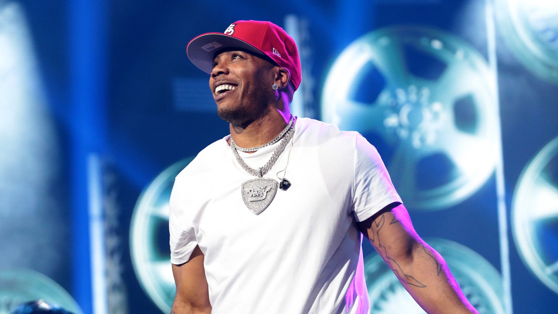 How Nelly Became a Legend by Always Refusing to Be Put in a Box | Complex