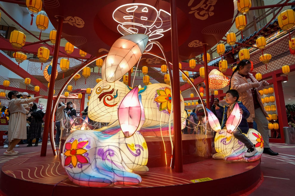 See The Magnificent Display Of Lights For The Lunar New Year Lantern ...