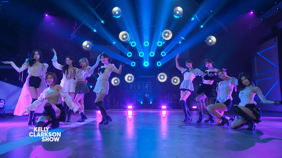 Kelly Clarkson & Twice Interview Applauded By Fans