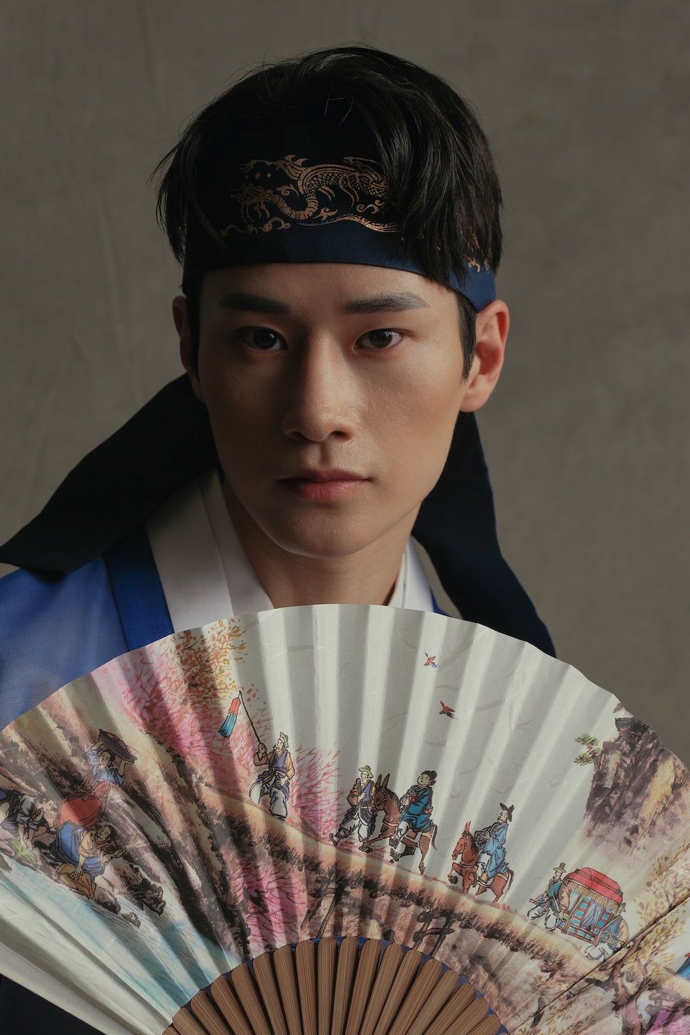 39 Men From 39 Countries In Their National Costumes