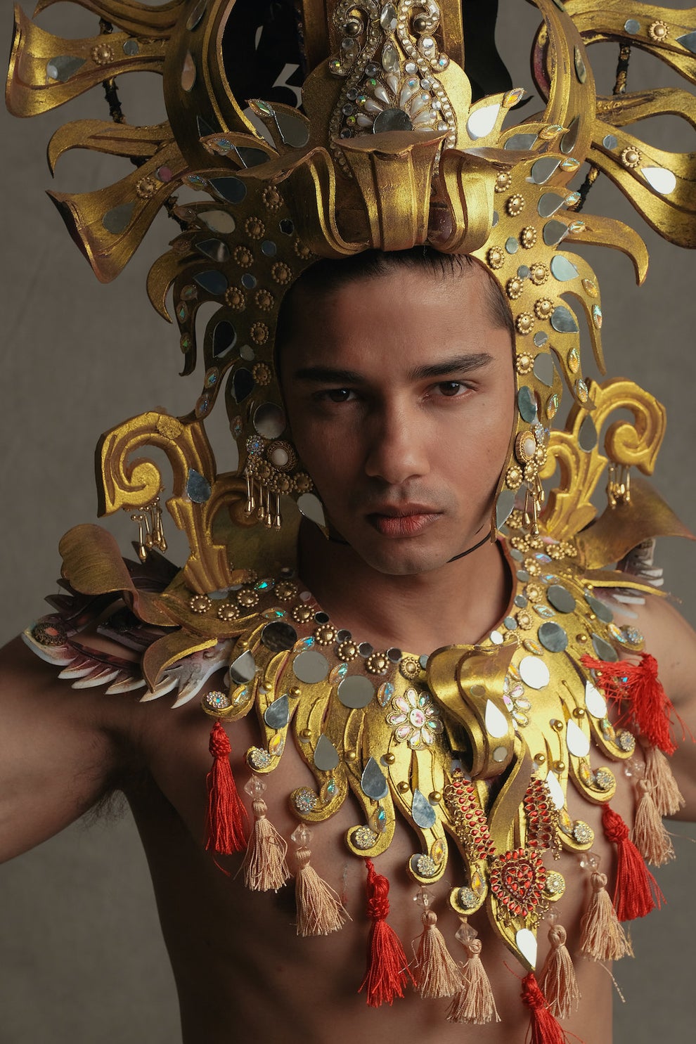 39 Men From 39 Countries In Their National Costumes