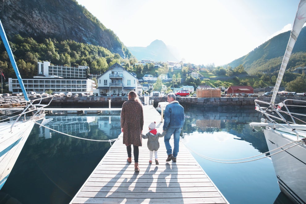 24 Americans Share Their Experiences Living Abroad