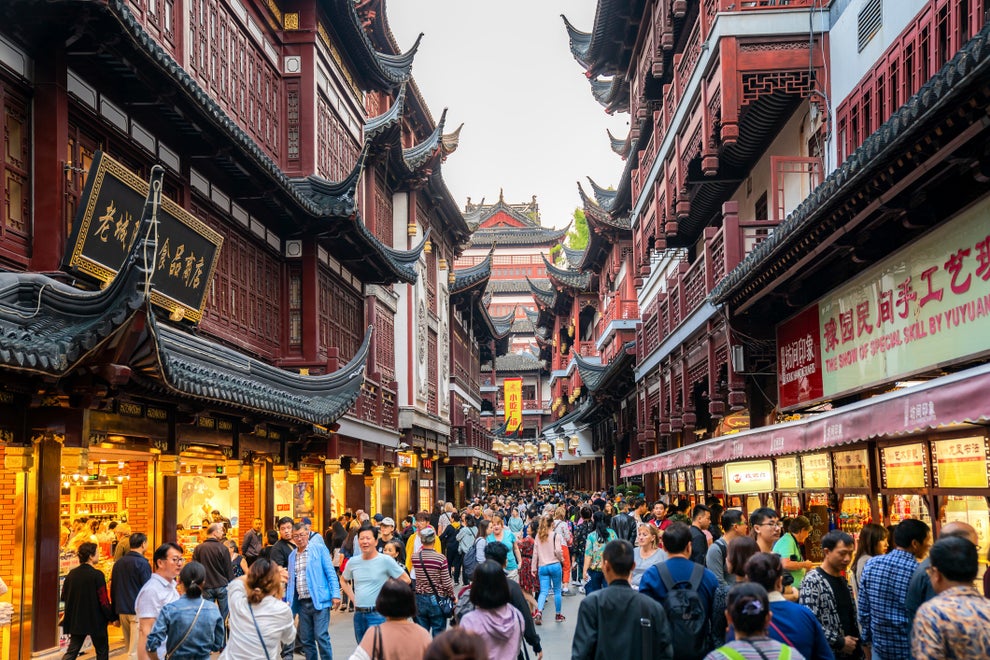 24 Americans Share Their Experiences Living Abroad