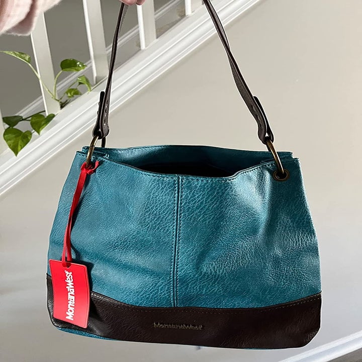 Stylish & Spacious: 20 Roomy Purses That Look Amazing