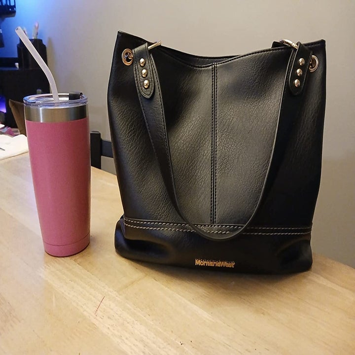 Stylish & Spacious: 20 Roomy Purses That Look Amazing