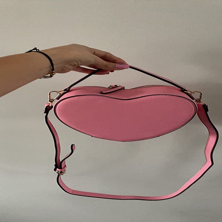 Stylish & Spacious: 20 Roomy Purses That Look Amazing