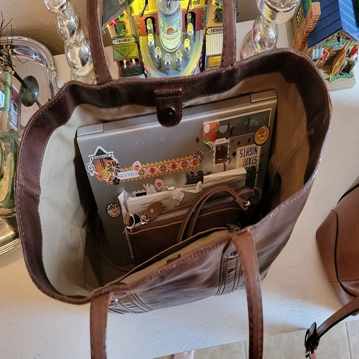 Stylish & Spacious: 20 Roomy Purses That Look Amazing