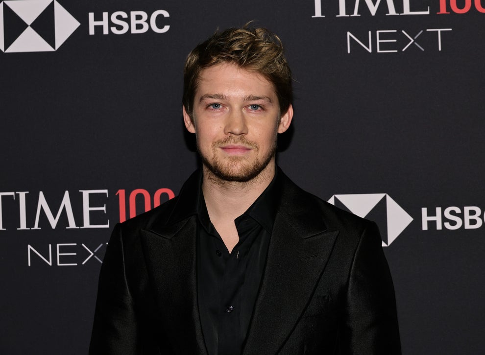 Hints That Taylor Swift's "Midnights" Is A Joe Alwyn Breakup Album
