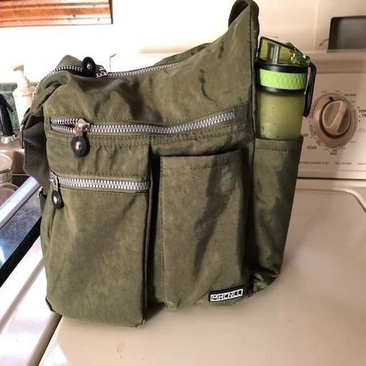 Stylish & Spacious: 20 Roomy Purses That Look Amazing