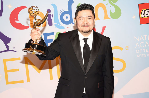 Bugs Bunny Actor Eric Bauza Uses Voices On WGA Picket Line | Complex