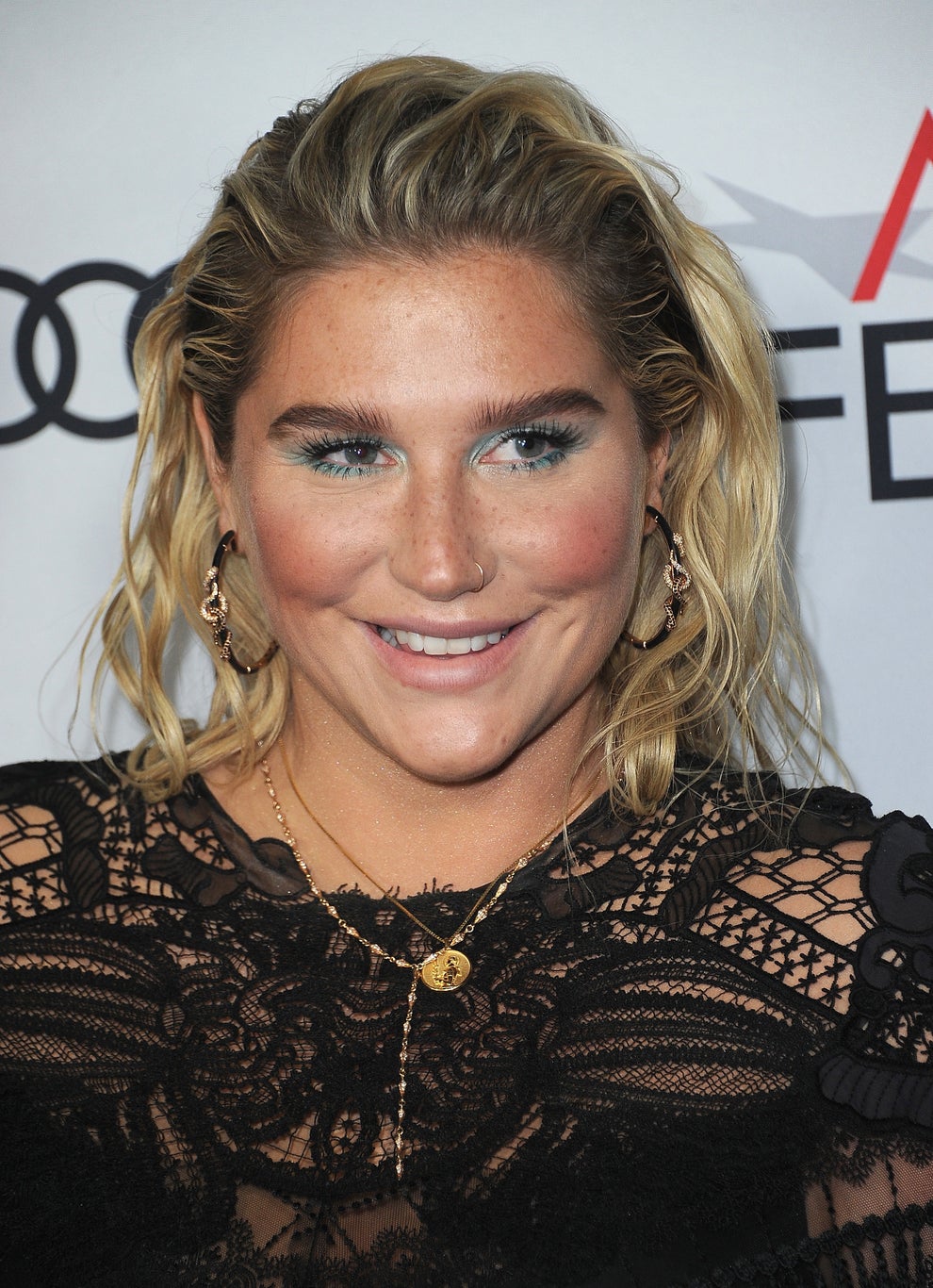 Kesha On Jerry Seinfeld Refusing To Hug Her