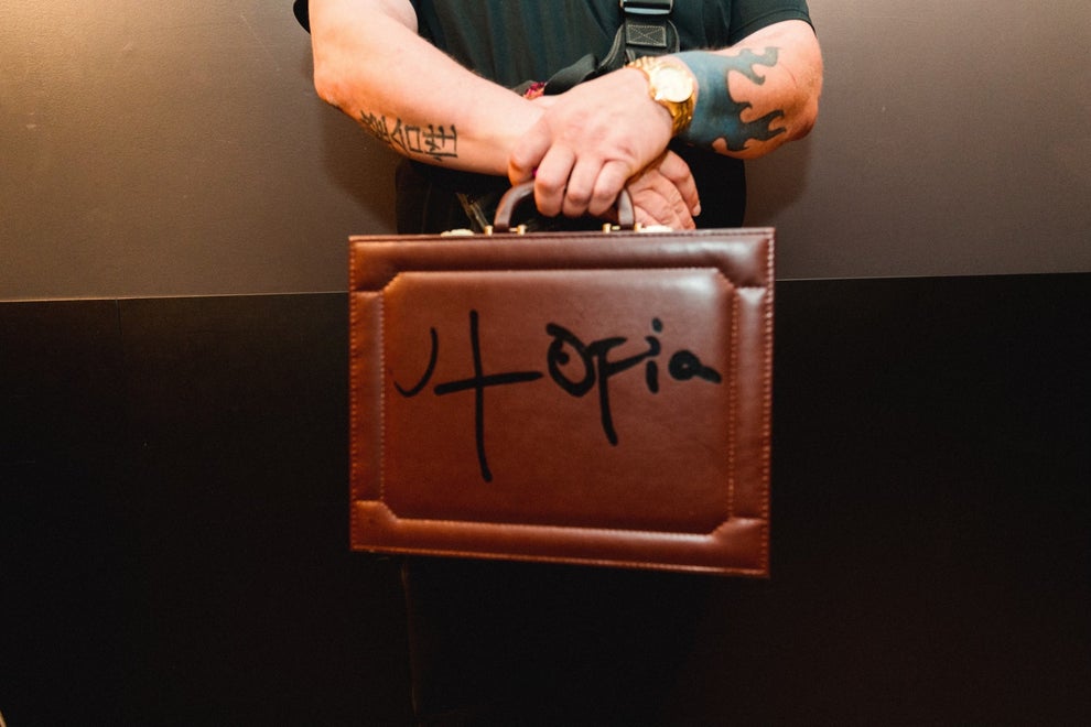 SZA Spotted With Travis Scott's ‘Utopia’ Briefcase in London | Complex