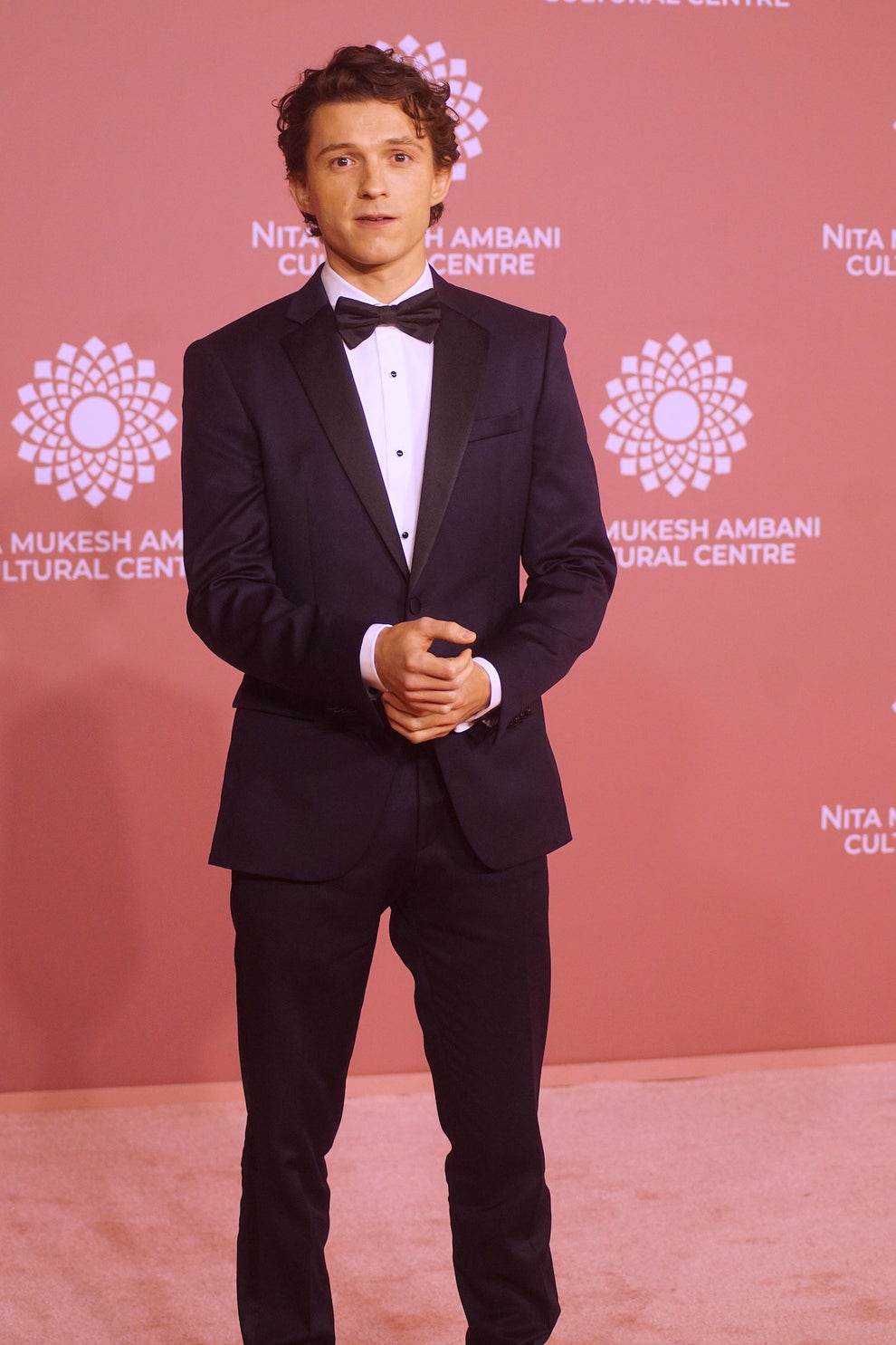 【画像】AIに「有名人をアニメ化して！」と頼んだら...衝撃な結果に