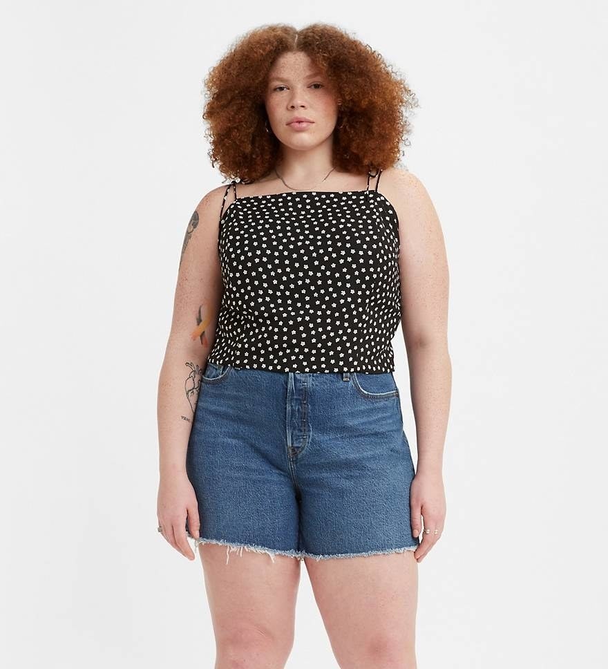 30 Stylish Levi's Items For A Cool Summer Look