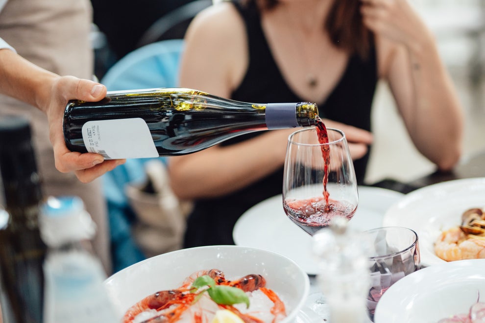 16 Subtle Signs Someone Is Wealthy And Not Merely Rich