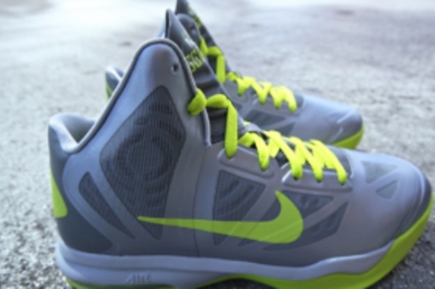 Nike Air Max Hyperaggressor - Wolf Grey/Atomic Green | Complex