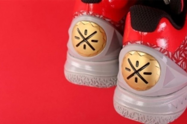 Li-Ning Celebrates Dwyane Wade's Career with New Signature Shoe | Complex