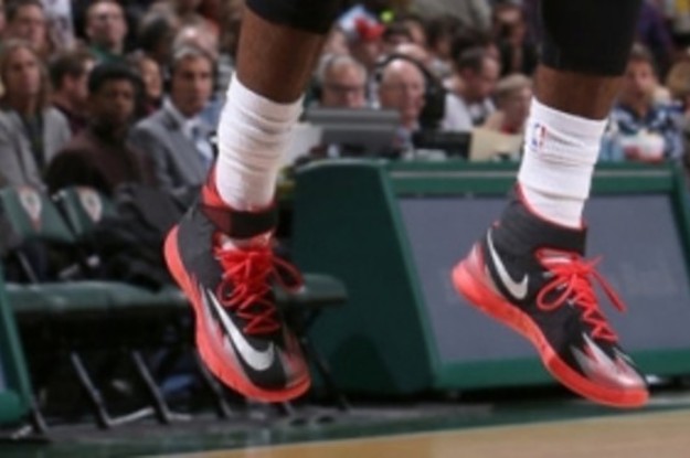 Sole Watch // NBA Players Wearing The Nike Zoom HyperRev | Complex