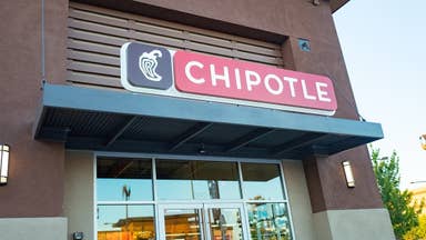 Chipotle Launches a Robot that Helps Make Guacamole | Complex