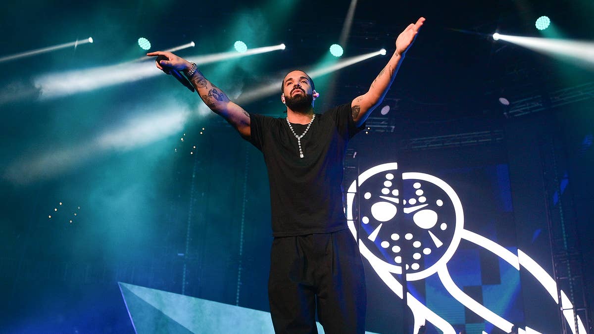 Drake Asks Men in Audience to Bark During Concert | Complex