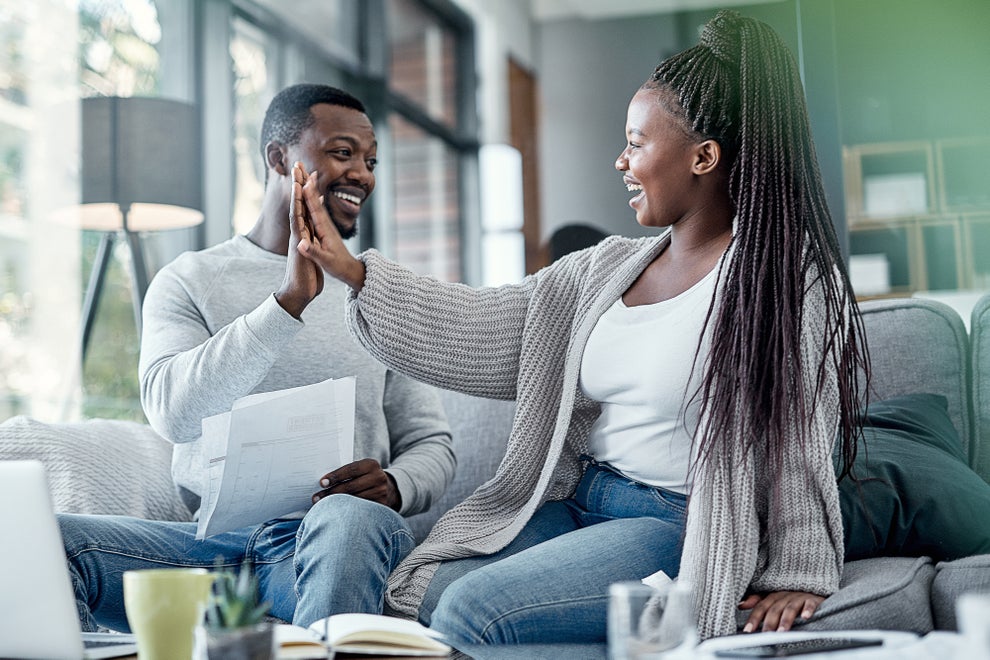 People Who Outearn Their Partners Open Up About Money