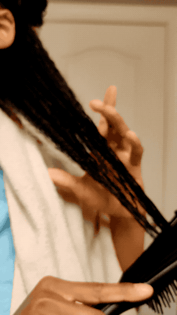 8 Best Detangling Brushes For Natural Hair