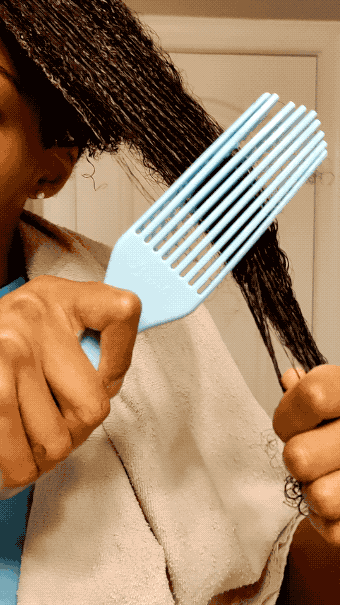 8 Best Detangling Brushes For Natural Hair