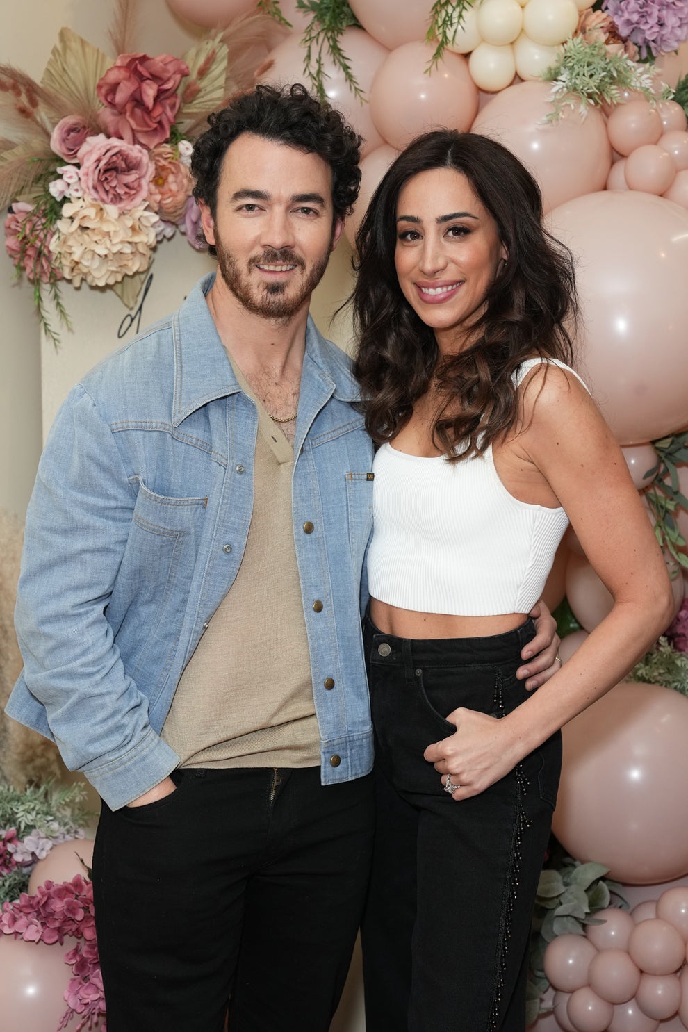 Kevin Jonas's Wife Danielle Jonas Feels "Less Than" Sophie Turner ...