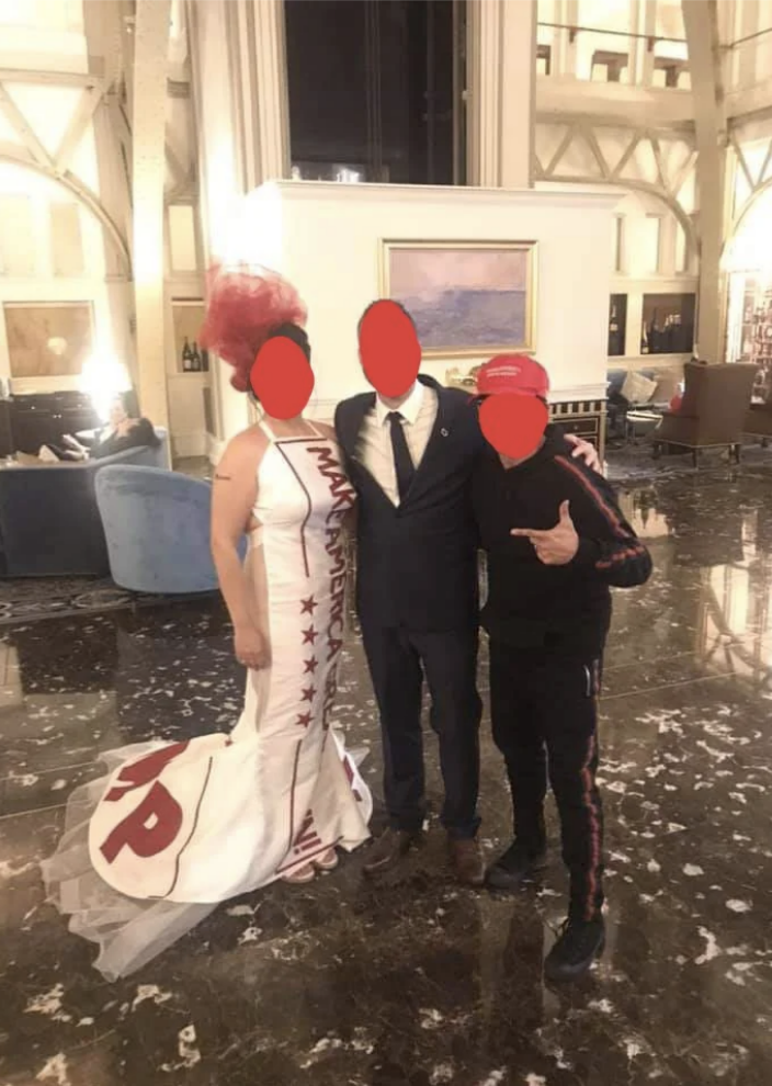 29 Couples Who Had Ridiculously Tacky Weddings