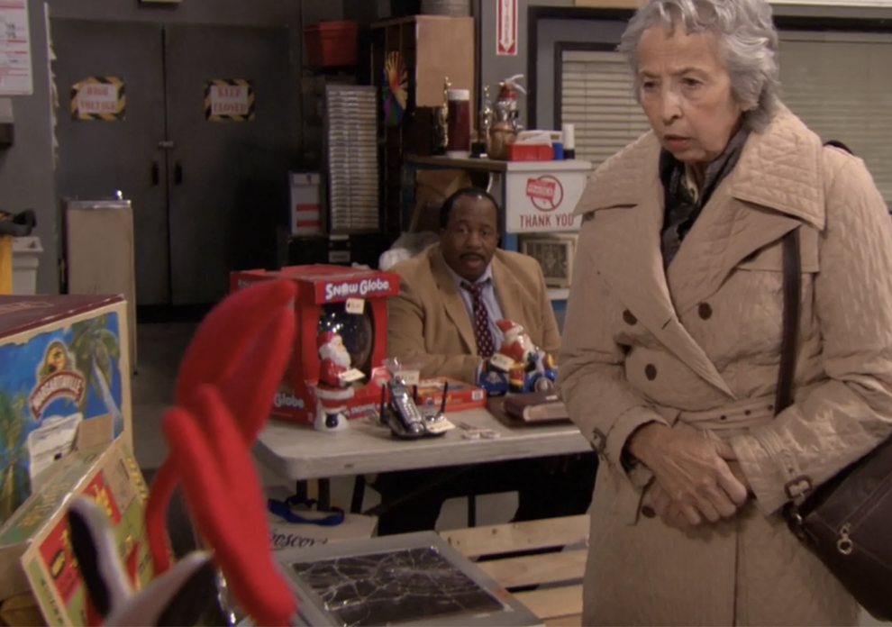 16 Sitcom Easter Eggs And Details That Are So Genius