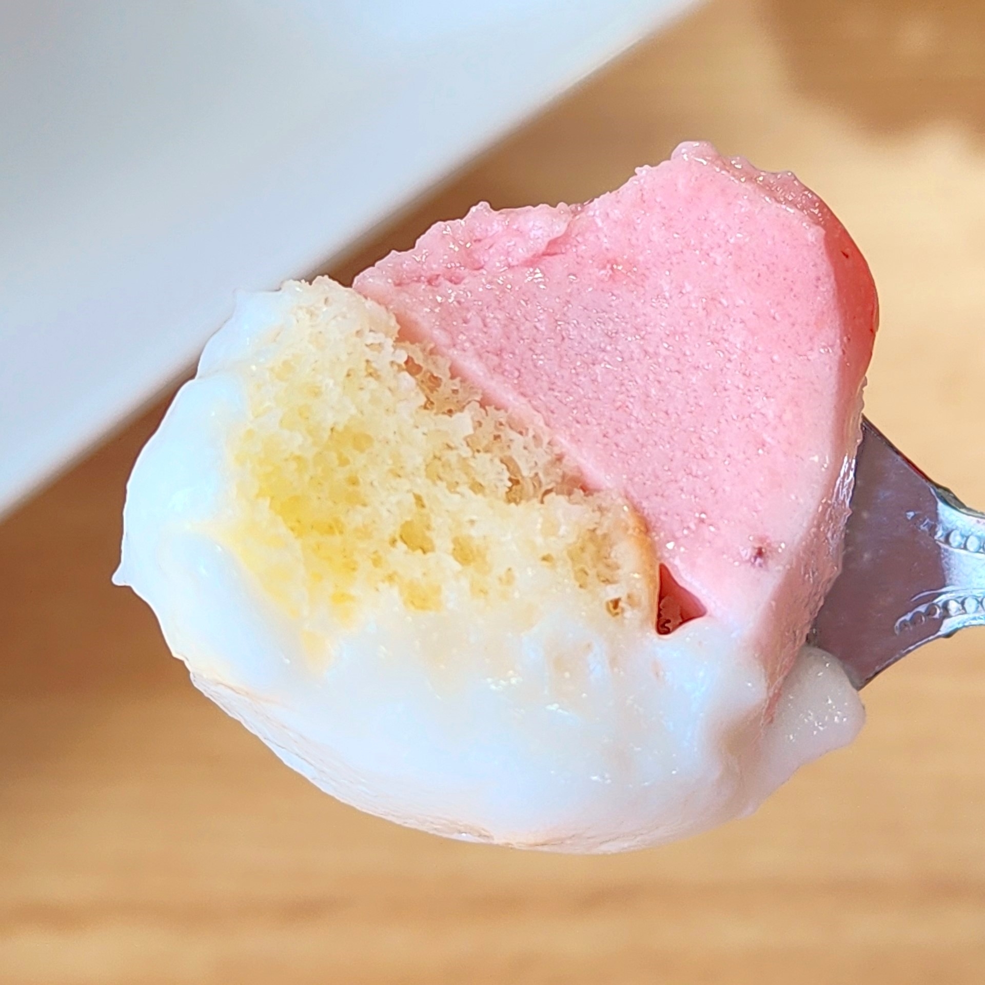 【画像・動画】ローソン「Uchi Café×ICHIBIKO サマーストロベリームース」爽やかでおいしい！