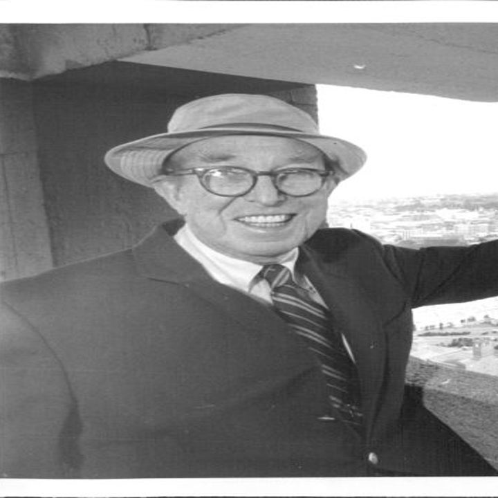 16 Celebs Who Come From Super Rich Families