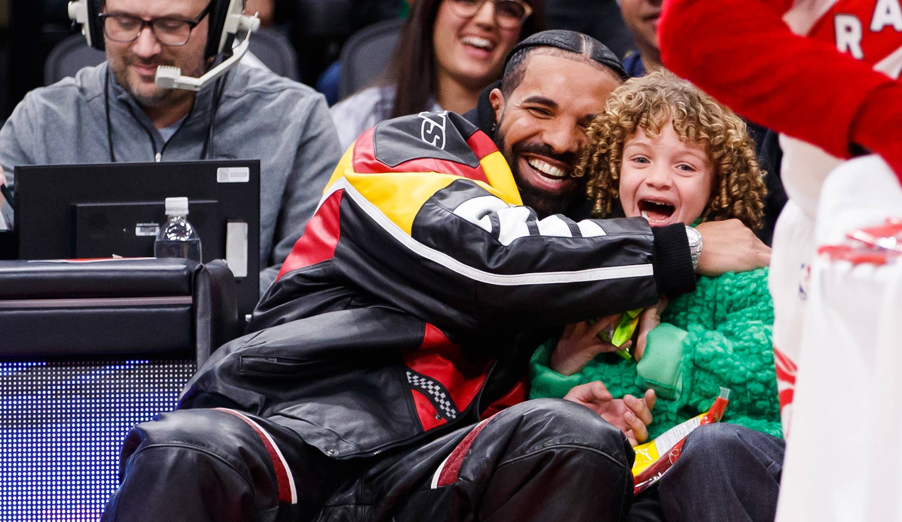 Drake Reveals 'For All the Dogs' Album Cover Drawn by 5-Year-Old Son ...