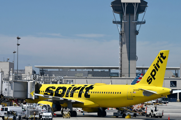 Spirit Passenger Says She Was Stuck on Plane for 7 Hours in Viral ...