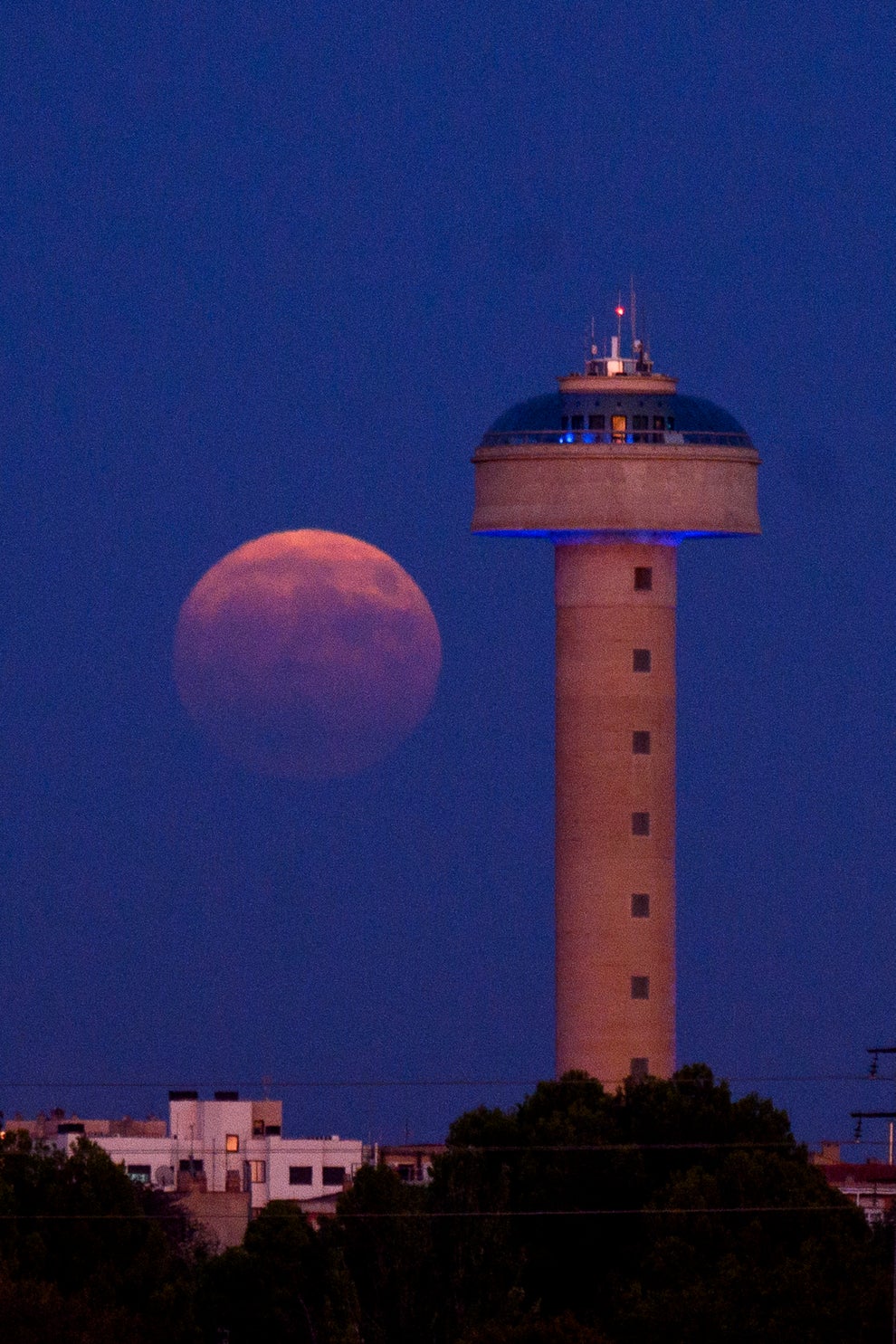 16 Photos Of The Blue Supermoon From Around The World