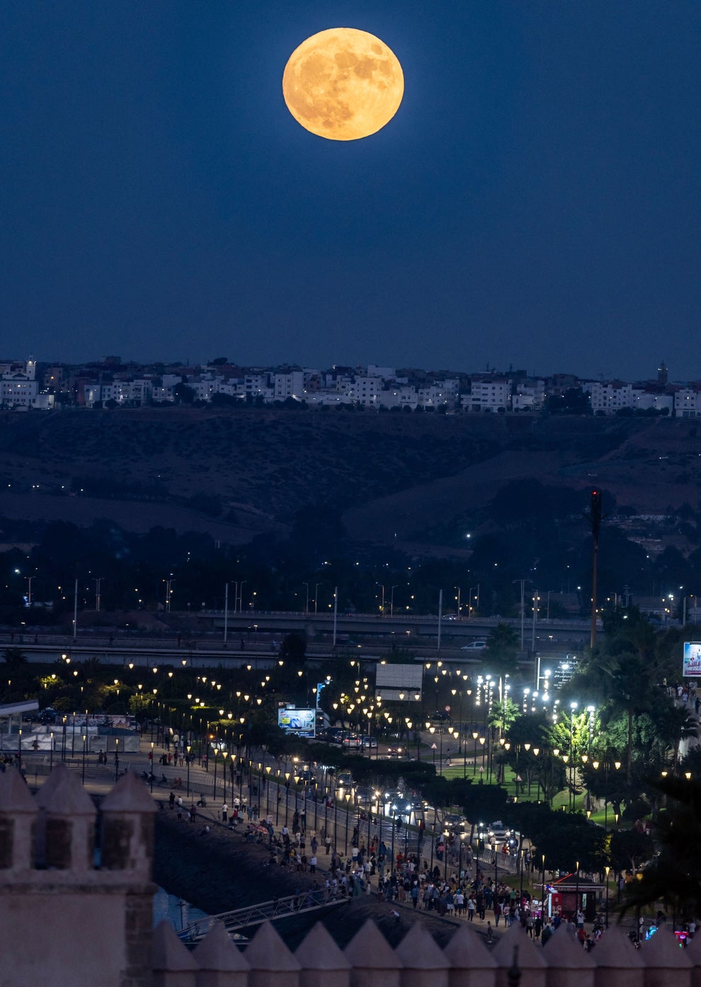 16 Photos Of The Blue Supermoon From Around The World