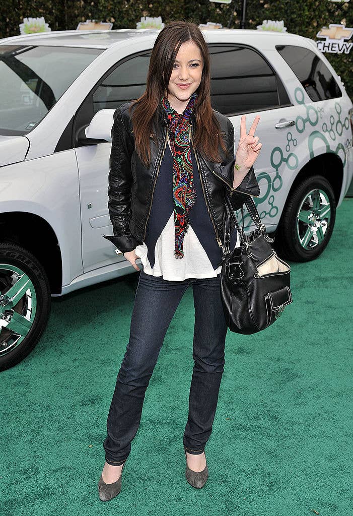 Alexa Nikolas And Vanessa Hudgens Dating