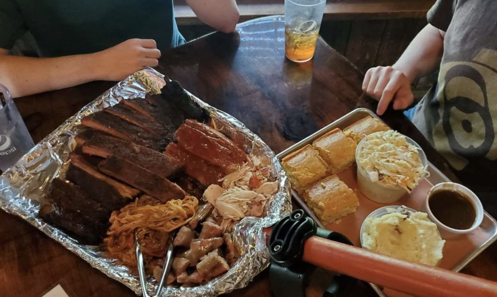 18 Photos Of Ridiculous Foods Served Without A Plate