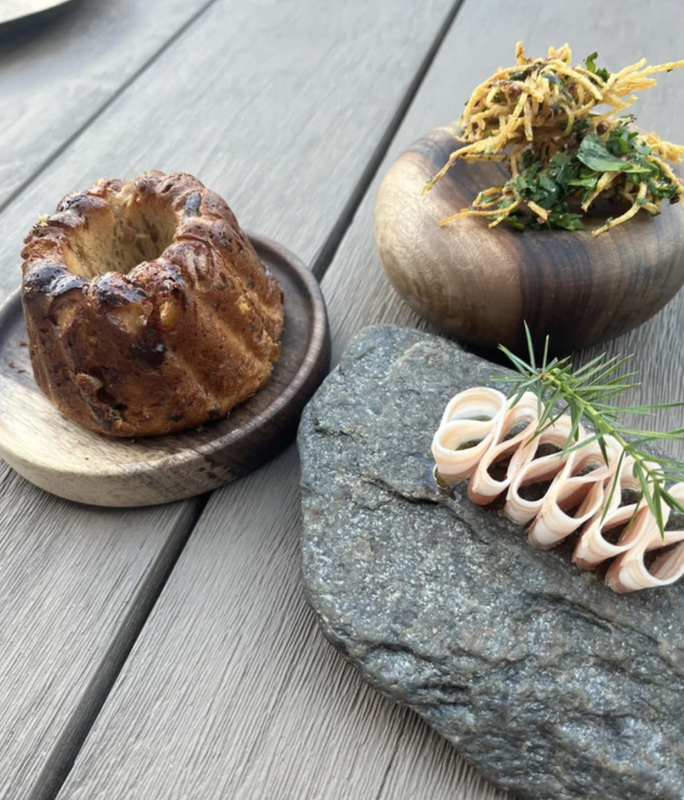 18 Photos Of Ridiculous Foods Served Without A Plate