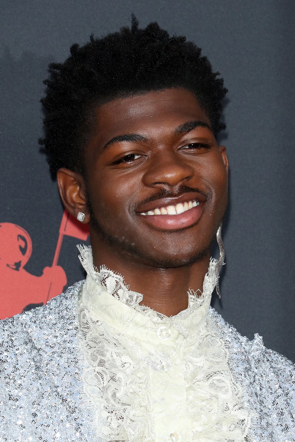 Taylor Swift, Rihanna, & Musicians Who Lost Best New Artist At The VMAS